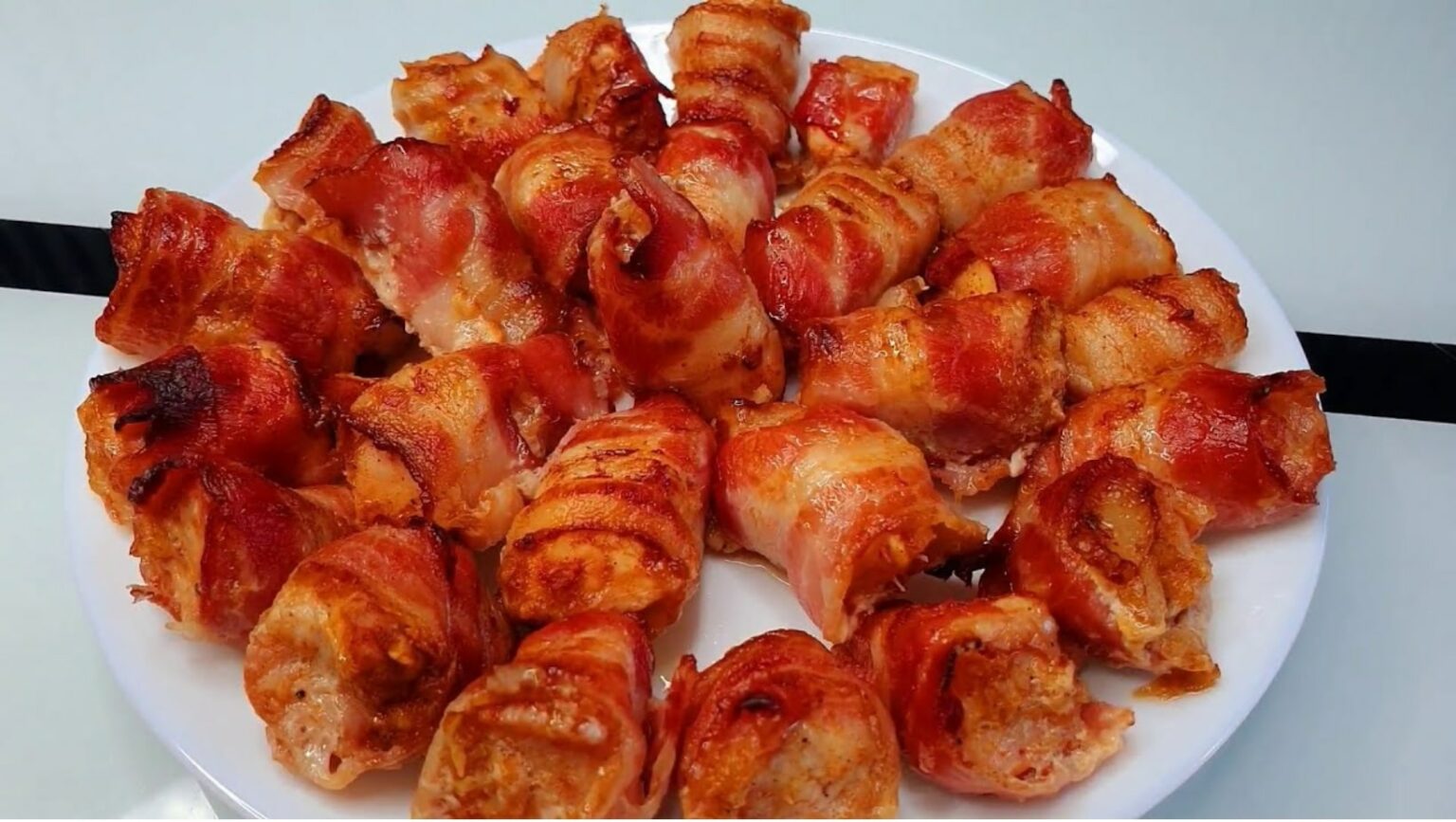 Pommes de Terre Enrobées de Lard : Un Repas Original et Savoureux ...